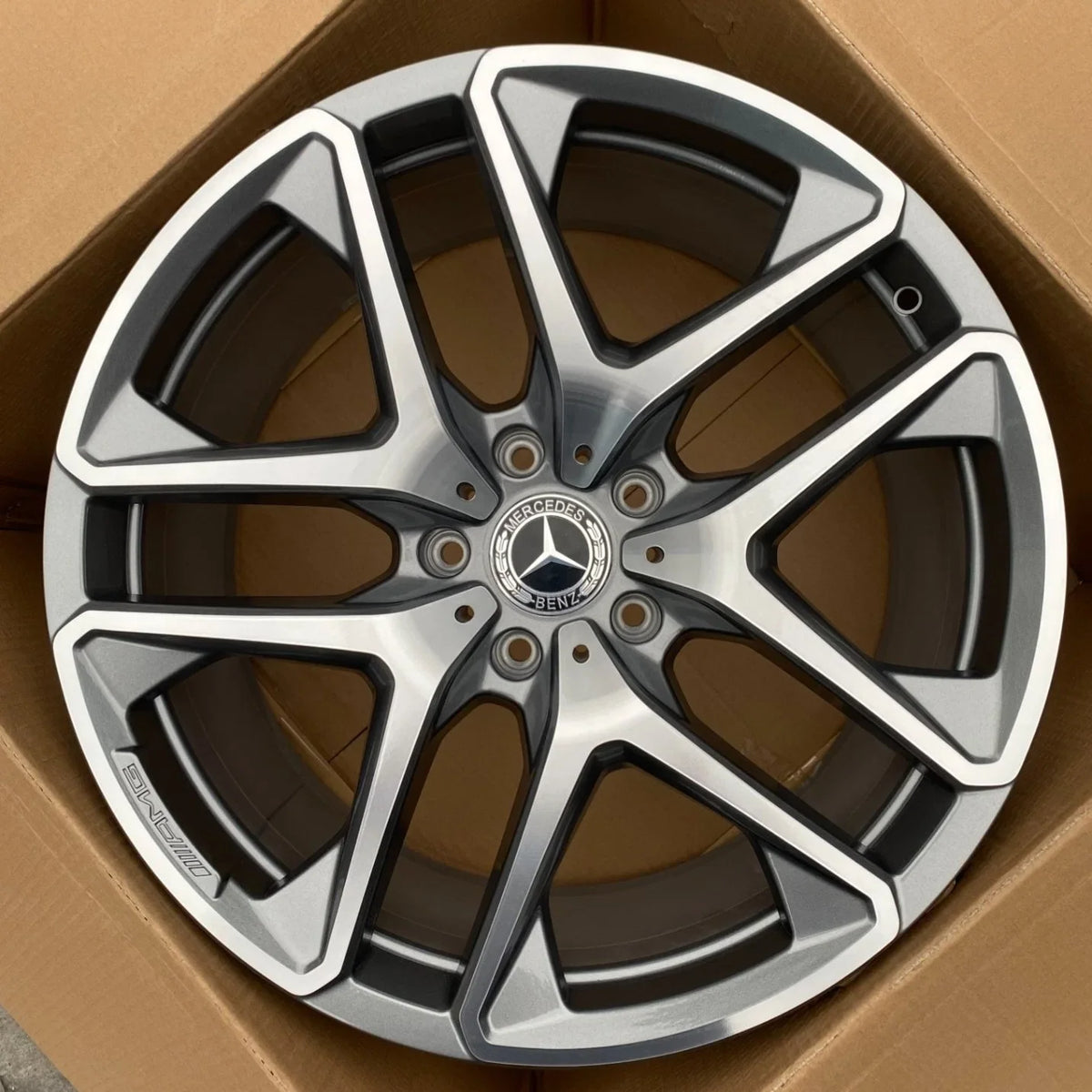 (Used) 21” Mercedes-Benz G-Class AMG 5-Twin-Spoke OEM Complete Wheel S ...